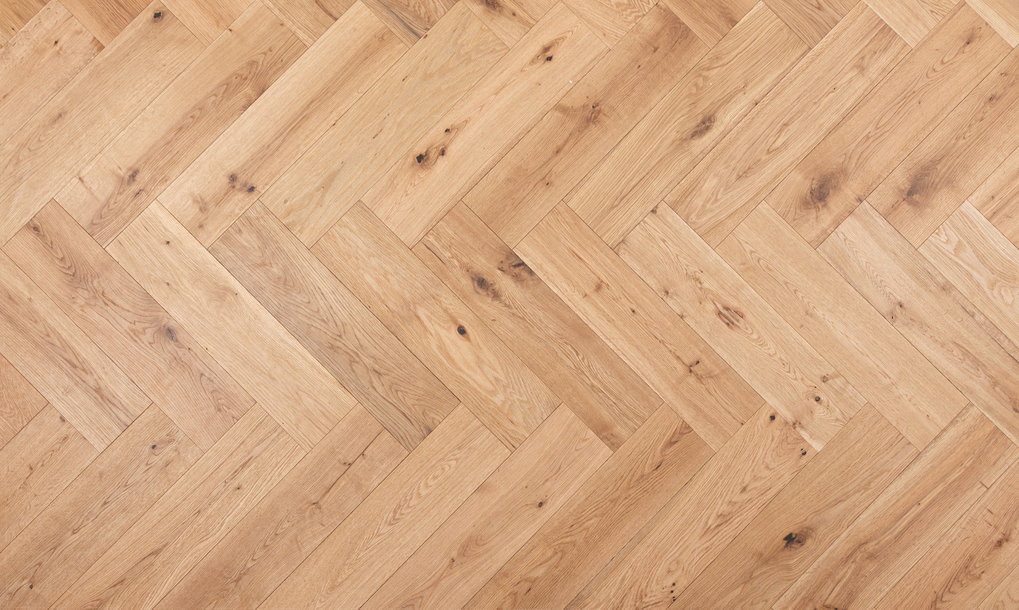 Piso de Ingeniería Roble Europeo Patrón Herringbone | Caja – Taiga Floors